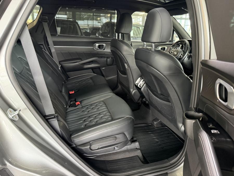Pelēks Kia Sorento 2021 Rīga, ar dzinēja tilpumu 2.20 L un nobraukumu 144 tūkst. km par 26900 €, foto 14 vietnē AUTOMOTO.COM.LV
