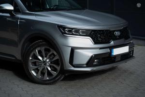Grey Kia Sorento 2021 in Klaipeda, with an engine capacity of 2.15 L and mileage of 134 thousand km for 26800 €, photo 3 on AUTOMOTO.COM.LV