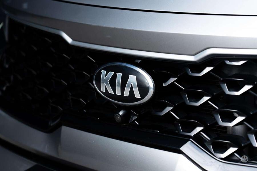 Grey Kia Sorento 2021 in Klaipeda, with an engine capacity of 2.15 L and mileage of 134 thousand km for 26800 €, photo 9 on AUTOMOTO.COM.LV