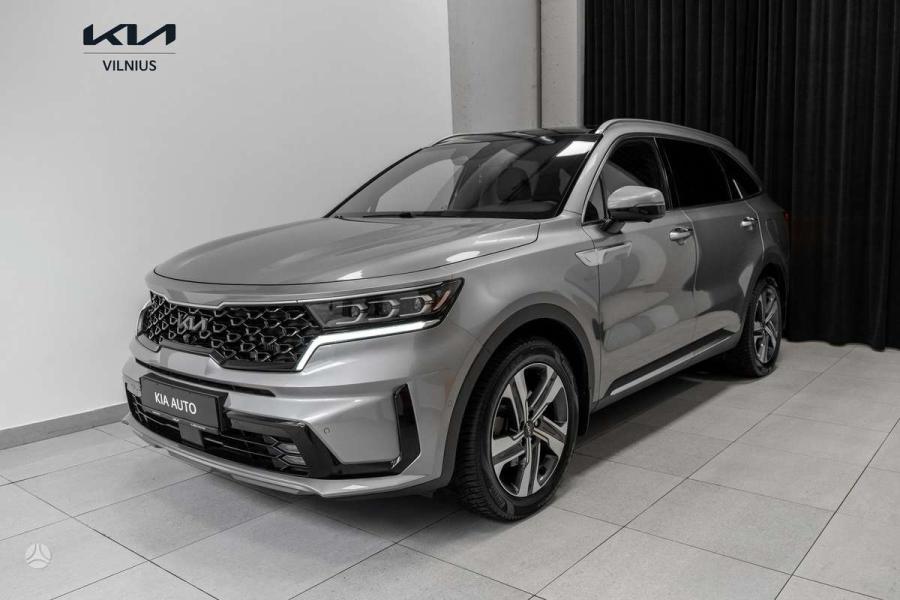 Grey Kia Sorento 2021 in Vilnius, with an engine capacity of 1.60 L and mileage of 41 thousand km for 37900 €, photo 1 on AUTOMOTO.COM.LV