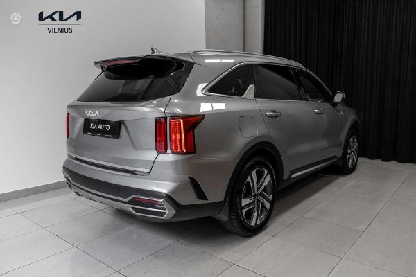 Pelēks Kia Sorento 2021 Viļņa, ar dzinēja tilpumu 1.60 L un nobraukumu 41 tūkst. km par 37900 €, foto 3 vietnē AUTOMOTO.COM.LV