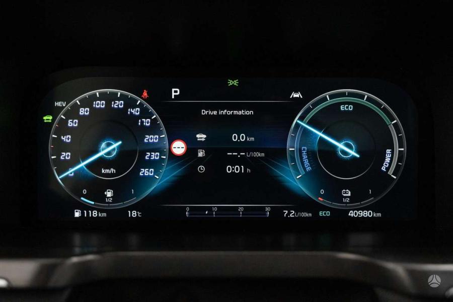 Grey Kia Sorento 2021 in Vilnius, with an engine capacity of 1.60 L and mileage of 41 thousand km for 37900 €, photo 7 on AUTOMOTO.COM.LV