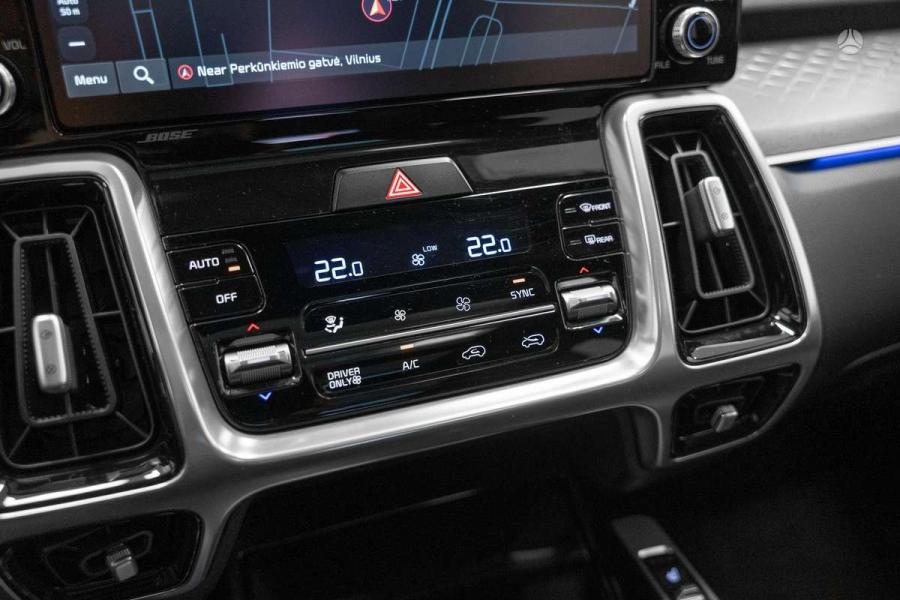 Grey Kia Sorento 2021 in Vilnius, with an engine capacity of 1.60 L and mileage of 41 thousand km for 37900 €, photo 12 on AUTOMOTO.COM.LV