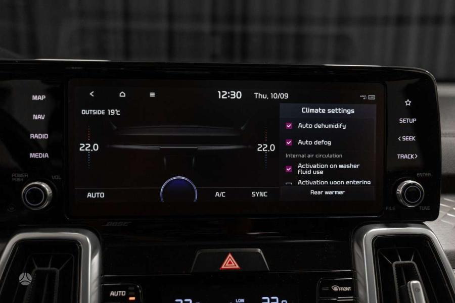 Grey Kia Sorento 2021 in Vilnius, with an engine capacity of 1.60 L and mileage of 41 thousand km for 37900 €, photo 28 on AUTOMOTO.COM.LV