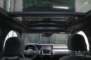 Grey Kia Sorento 2021 in Vilnius, with an engine capacity of 1.60 L and mileage of 41 thousand km for 37900 €, photo 30 on AUTOMOTO.COM.LV