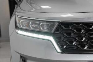 Grey Kia Sorento 2021 in Vilnius, with an engine capacity of 1.60 L and mileage of 41 thousand km for 37900 €, photo 31 on AUTOMOTO.COM.LV