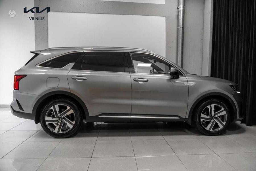 Grey Kia Sorento 2021 in Vilnius, with an engine capacity of 1.60 L and mileage of 41 thousand km for 37900 €, photo 41 on AUTOMOTO.COM.LV