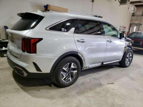 Pelēks Kia Sorento 2022 Viļņa, ar dzinēja tilpumu 1.60 L un nobraukumu 119 tūkst. km par 16000 €, foto 3 vietnē AUTOMOTO.COM.LV