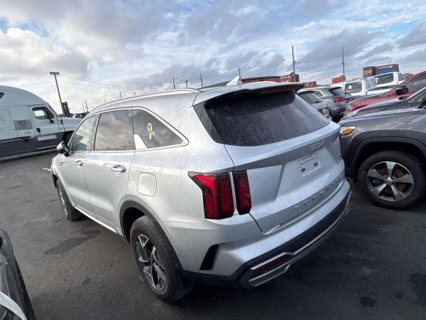 Pelēks Kia Sorento 2022 Viļņa, ar dzinēja tilpumu 1.60 L un nobraukumu 119 tūkst. km par 16000 €, foto 8 vietnē AUTOMOTO.COM.LV