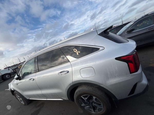 Pelēks Kia Sorento 2022 Viļņa, ar dzinēja tilpumu 1.60 L un nobraukumu 119 tūkst. km par 16000 €, foto 10 vietnē AUTOMOTO.COM.LV