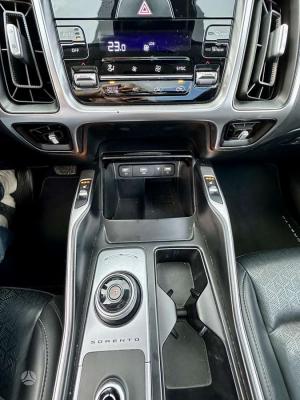 Pelēks Kia Sorento 2022 Viļņa, ar dzinēja tilpumu 1.60 L un nobraukumu 120 tūkst. km par 24400 €, foto 27 vietnē AUTOMOTO.COM.LV