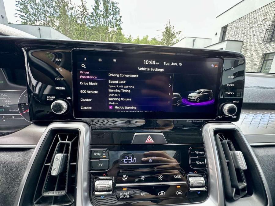 Pelēks Kia Sorento 2022 Viļņa, ar dzinēja tilpumu 1.60 L un nobraukumu 120 tūkst. km par 24400 €, foto 32 vietnē AUTOMOTO.COM.LV