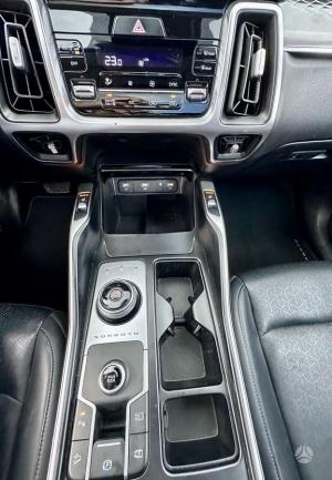 Pelēks Kia Sorento 2022 Viļņa, ar dzinēja tilpumu 1.60 L un nobraukumu 120 tūkst. km par 24400 €, foto 41 vietnē AUTOMOTO.COM.LV