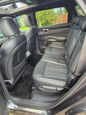 Grey Kia Sorento 2022 in Marijampole, with an engine capacity of 2.15 L and mileage of 235 thousand km for 22500 €, photo 7 on AUTOMOTO.COM.LV