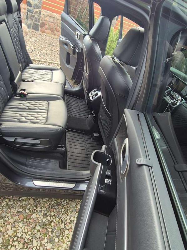 Grey Kia Sorento 2022 in Marijampole, with an engine capacity of 2.15 L and mileage of 235 thousand km for 22500 €, photo 9 on AUTOMOTO.COM.LV