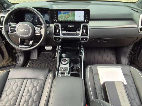 Grey Kia Sorento 2022 in Marijampole, with an engine capacity of 2.15 L and mileage of 235 thousand km for 22500 €, photo 10 on AUTOMOTO.COM.LV