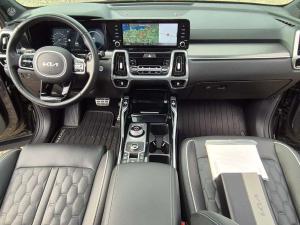 Grey Kia Sorento 2022 in Marijampole, with an engine capacity of 2.15 L and mileage of 235 thousand km for 22500 €, photo 10 on AUTOMOTO.COM.LV