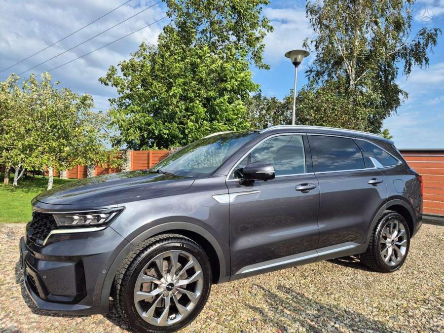 Grey Kia Sorento 2022 in Marijampole, with an engine capacity of 2.15 L and mileage of 235 thousand km for 22500 €, photo 26 on AUTOMOTO.COM.LV