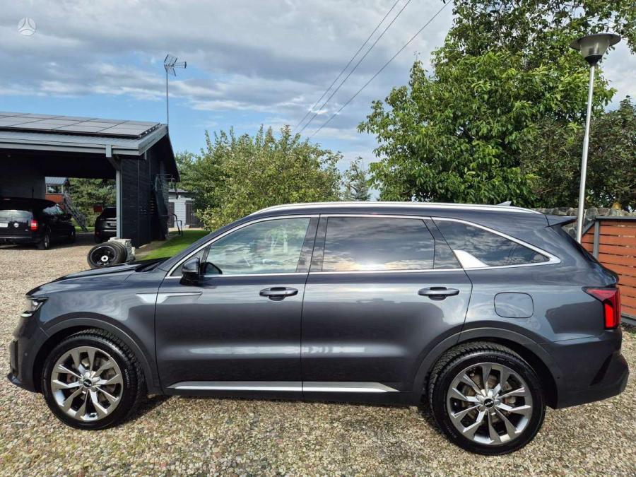 Grey Kia Sorento 2022 in Marijampole, with an engine capacity of 2.15 L and mileage of 235 thousand km for 22500 €, photo 31 on AUTOMOTO.COM.LV