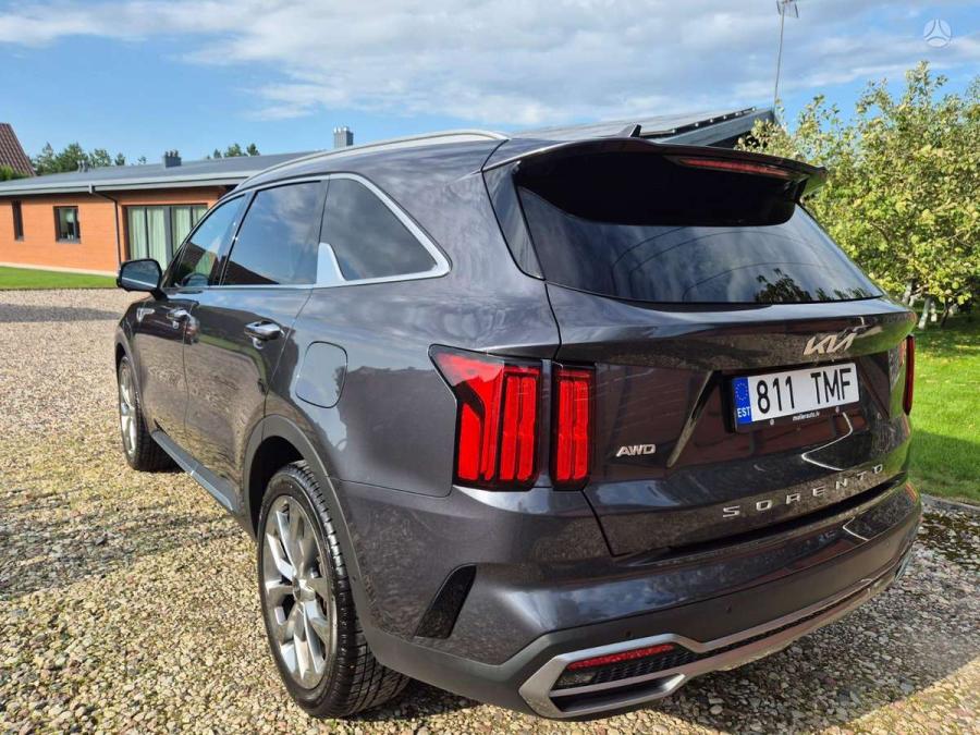 Grey Kia Sorento 2022 in Marijampole, with an engine capacity of 2.15 L and mileage of 235 thousand km for 22500 €, photo 34 on AUTOMOTO.COM.LV