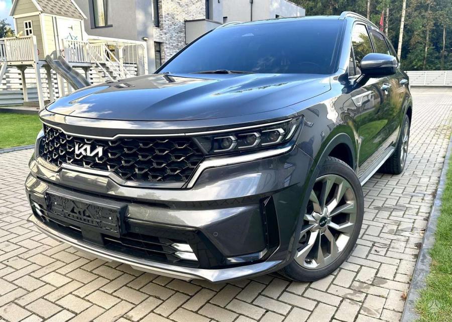 Pelēks Kia Sorento 2022 Viļņa, ar dzinēja tilpumu 2.15 L un nobraukumu 161 tūkst. km par 15250 €, foto 3 vietnē AUTOMOTO.COM.LV