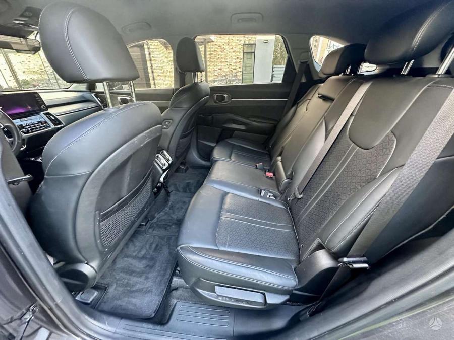 Pelēks Kia Sorento 2022 Viļņa, ar dzinēja tilpumu 2.15 L un nobraukumu 161 tūkst. km par 15250 €, foto 26 vietnē AUTOMOTO.COM.LV