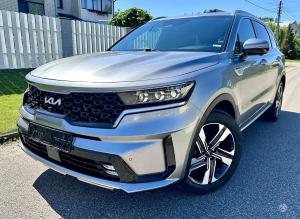 Pelēks Kia Sorento 2023 Viļņa, ar dzinēja tilpumu 1.60 L un nobraukumu 154 tūkst. km par 26499 €, foto  vietnē AUTOMOTO.COM.LV