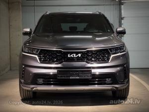 Grey Kia Sorento 2023 in Tallinn, with an engine capacity of 2.20 L and mileage of 127 thousand km for 32990 €, photo 6 on AUTOMOTO.COM.LV