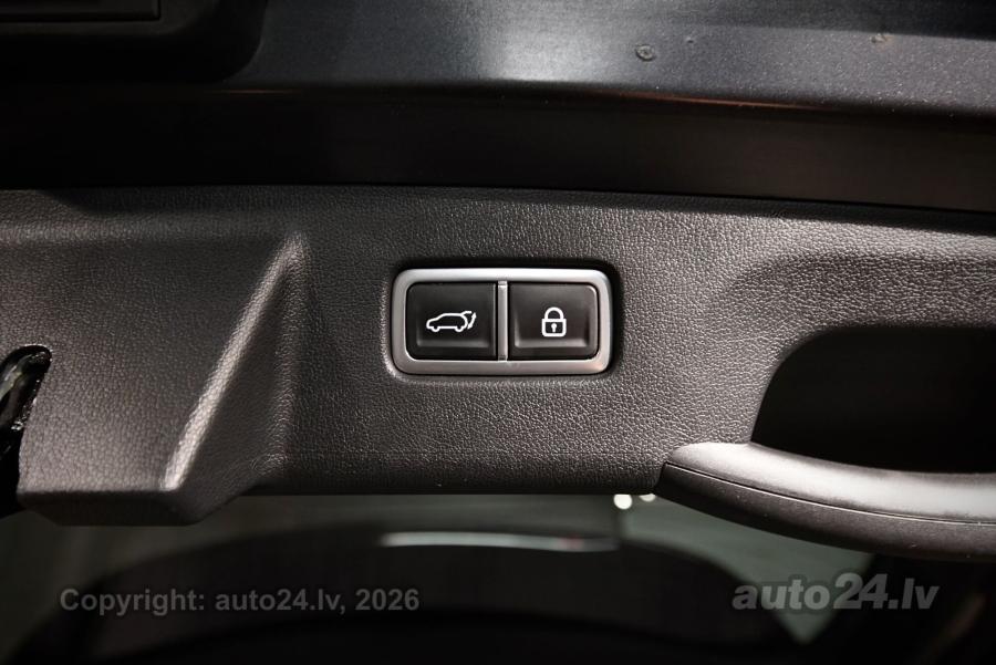 Grey Kia Sorento 2023 in Tallinn, with an engine capacity of 2.20 L and mileage of 127 thousand km for 32990 €, photo 27 on AUTOMOTO.COM.LV