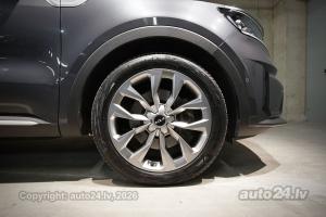 Grey Kia Sorento 2023 in Tallinn, with an engine capacity of 2.20 L and mileage of 127 thousand km for 32990 €, photo 30 on AUTOMOTO.COM.LV