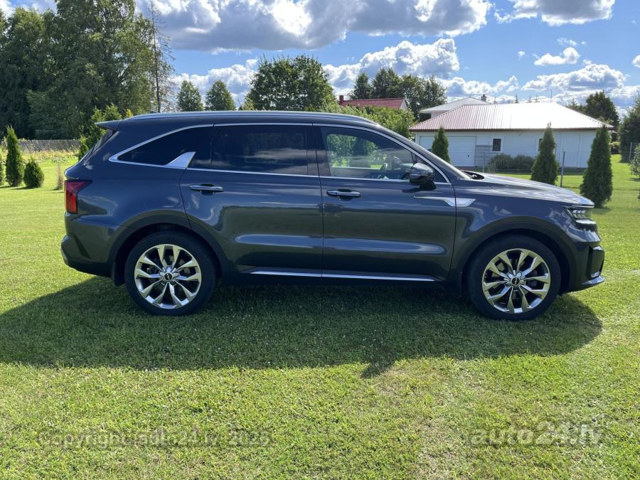 Pelēks Kia Sorento 2024 Tallina, ar dzinēja tilpumu 2.20 L un nobraukumu 47 tūkst. km par 45900 €, foto 4 vietnē AUTOMOTO.COM.LV