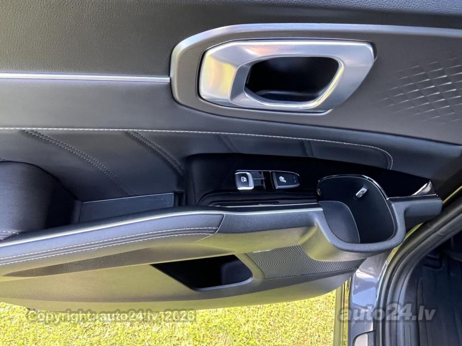 Pelēks Kia Sorento 2024 Tallina, ar dzinēja tilpumu 2.20 L un nobraukumu 47 tūkst. km par 45900 €, foto 12 vietnē AUTOMOTO.COM.LV
