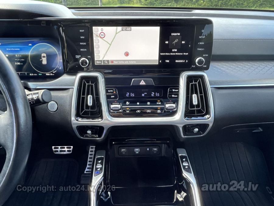 Pelēks Kia Sorento 2024 Tallina, ar dzinēja tilpumu 2.20 L un nobraukumu 47 tūkst. km par 45900 €, foto 14 vietnē AUTOMOTO.COM.LV