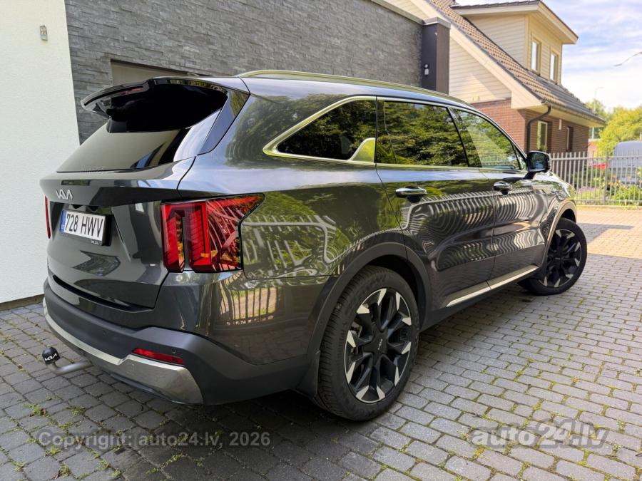 Grey Kia Sorento 2026 in Tallinn, with an engine capacity of 2.20 L and mileage of 10 thousand km for 61150 €, photo 17 on AUTOMOTO.COM.LV