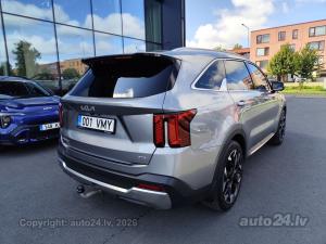 Pelēks Kia Sorento 2026 Tallina, ar dzinēja tilpumu 2.20 L un nobraukumu 9 tūkst. km par 61900 €, foto 4 vietnē AUTOMOTO.COM.LV