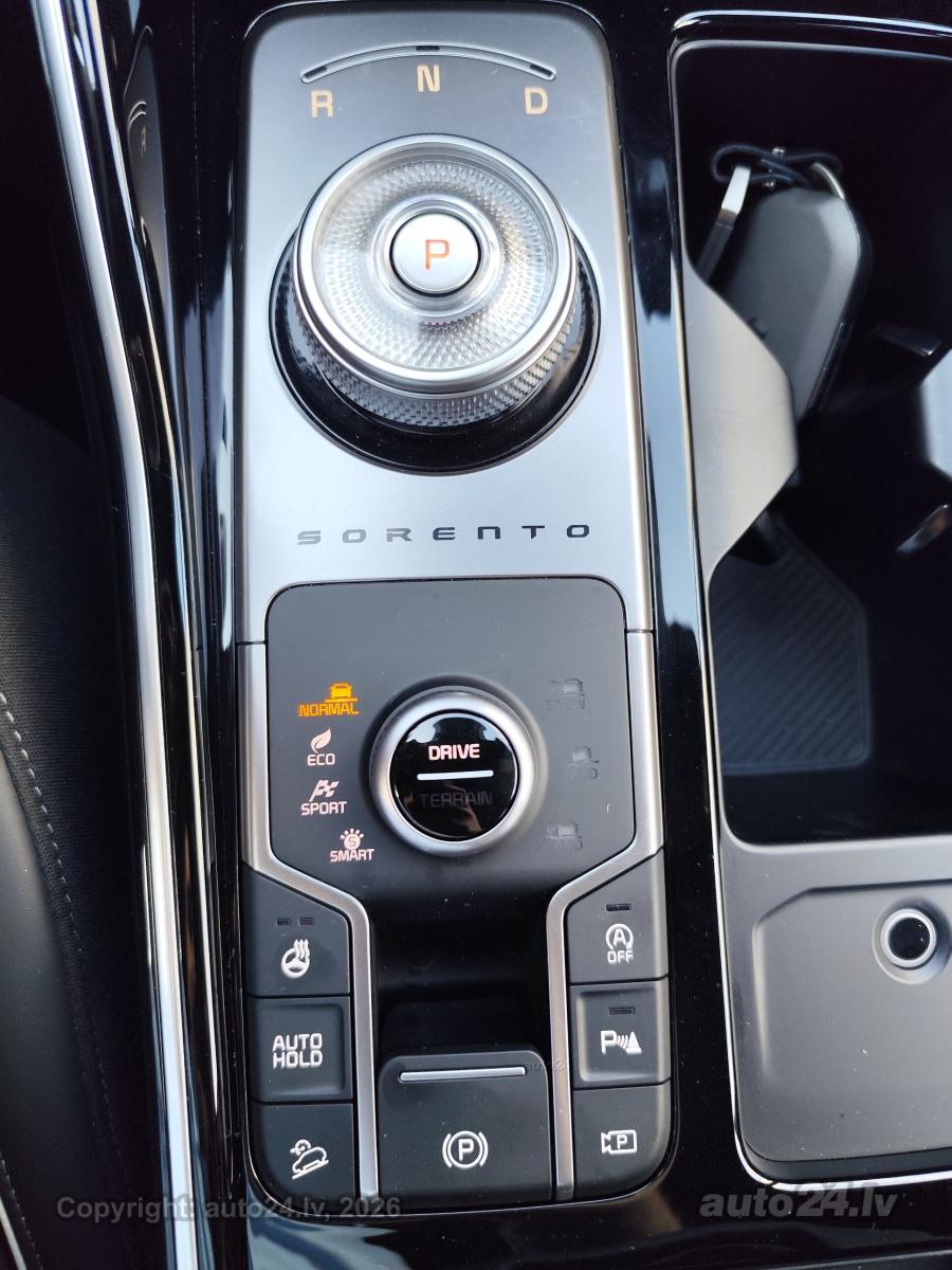 Pelēks Kia Sorento 2026 Tallina, ar dzinēja tilpumu 2.20 L un nobraukumu 9 tūkst. km par 61900 €, foto 10 vietnē AUTOMOTO.COM.LV