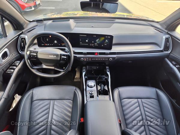 Pelēks Kia Sorento 2026 Tallina, ar dzinēja tilpumu 2.20 L un nobraukumu 9 tūkst. km par 61900 €, foto 10 vietnē AUTOMOTO.COM.LV