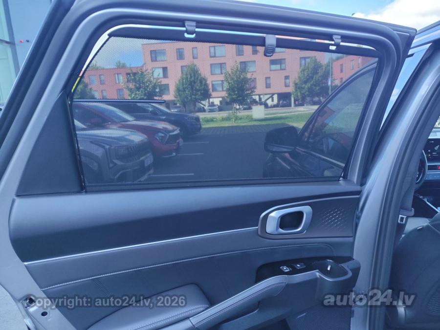 Pelēks Kia Sorento 2026 Tallina, ar dzinēja tilpumu 2.20 L un nobraukumu 9 tūkst. km par 61900 €, foto 13 vietnē AUTOMOTO.COM.LV