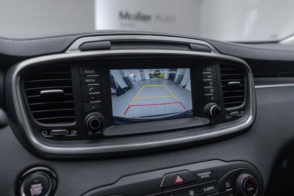 Grey Kia Sorento 2016 in Peetri, with an engine capacity of 2.20 L and mileage of 141 thousand km for 20700 €, photo 9 on AUTOMOTO.COM.LV