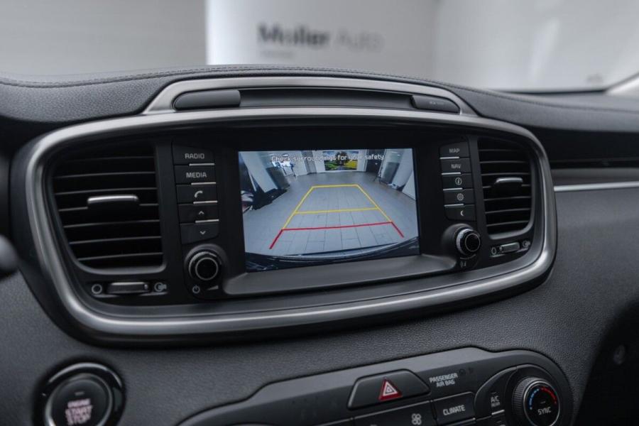 Pelēks Kia Sorento 2016 Peetri, ar dzinēja tilpumu 2.20 L un nobraukumu 141 tūkst. km par 20700 €, foto 10 vietnē AUTOMOTO.COM.LV