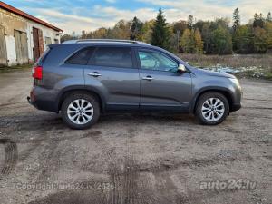 Pelēks Kia Sorento 2013 Narva, ar dzinēja tilpumu 2.20 L un nobraukumu 206 tūkst. km par 9900 €, foto 8 vietnē AUTOMOTO.COM.LV