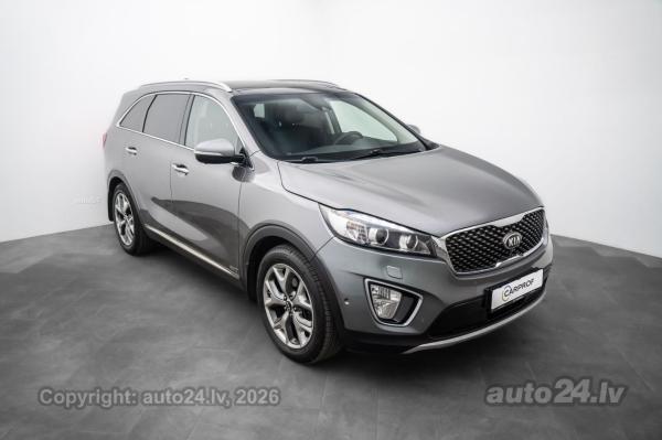 Grey Kia Sorento 2015 in Tallinn, with an engine capacity of 2.20 L and mileage of 229 thousand km for 13999 €, photo 3 on AUTOMOTO.COM.LV