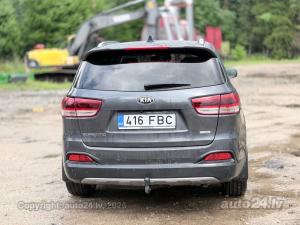 Pelēks Kia Sorento 2015 Rapla, ar dzinēja tilpumu 2.20 L un nobraukumu 276 tūkst. km par 16000 €, foto 5 vietnē AUTOMOTO.COM.LV