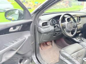 Pelēks Kia Sorento 2015 Rapla, ar dzinēja tilpumu 2.20 L un nobraukumu 276 tūkst. km par 16000 €, foto 6 vietnē AUTOMOTO.COM.LV