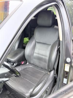 Pelēks Kia Sorento 2015 Rapla, ar dzinēja tilpumu 2.20 L un nobraukumu 276 tūkst. km par 16000 €, foto 9 vietnē AUTOMOTO.COM.LV