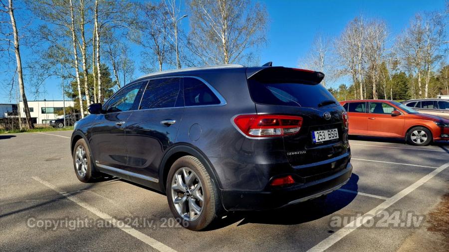Pelēks Kia Sorento 2016 Tallina, ar dzinēja tilpumu 2.20 L un nobraukumu 194 tūkst. km par 15000 €, foto 4 vietnē AUTOMOTO.COM.LV