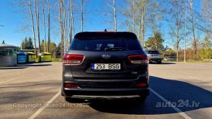 Pelēks Kia Sorento 2016 Tallina, ar dzinēja tilpumu 2.20 L un nobraukumu 194 tūkst. km par 15000 €, foto 5 vietnē AUTOMOTO.COM.LV