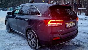 Pelēks Kia Sorento 2016 Tallina, ar dzinēja tilpumu 2.20 L un nobraukumu 194 tūkst. km par 15000 €, foto 9 vietnē AUTOMOTO.COM.LV