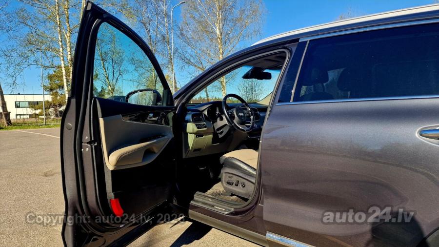 Pelēks Kia Sorento 2016 Tallina, ar dzinēja tilpumu 2.20 L un nobraukumu 194 tūkst. km par 15000 €, foto 11 vietnē AUTOMOTO.COM.LV
