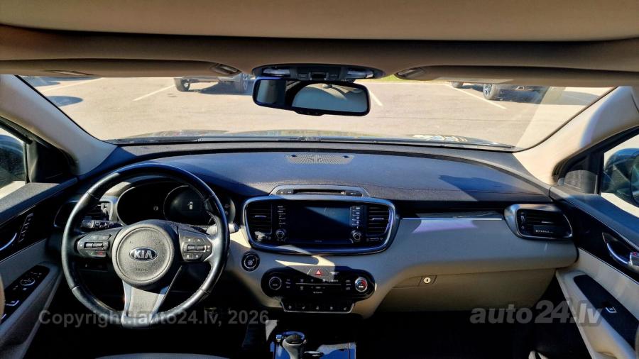 Pelēks Kia Sorento 2016 Tallina, ar dzinēja tilpumu 2.20 L un nobraukumu 194 tūkst. km par 15000 €, foto 16 vietnē AUTOMOTO.COM.LV